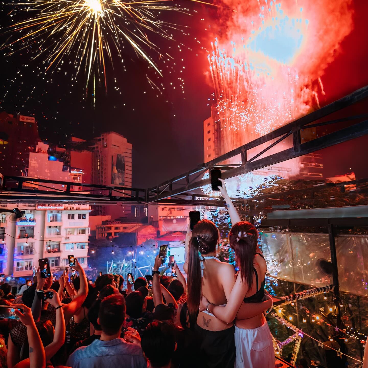 TOP 20 quán bar Sài Gòn nổi tiếng nhất vào 2024 - Viet Kieu
