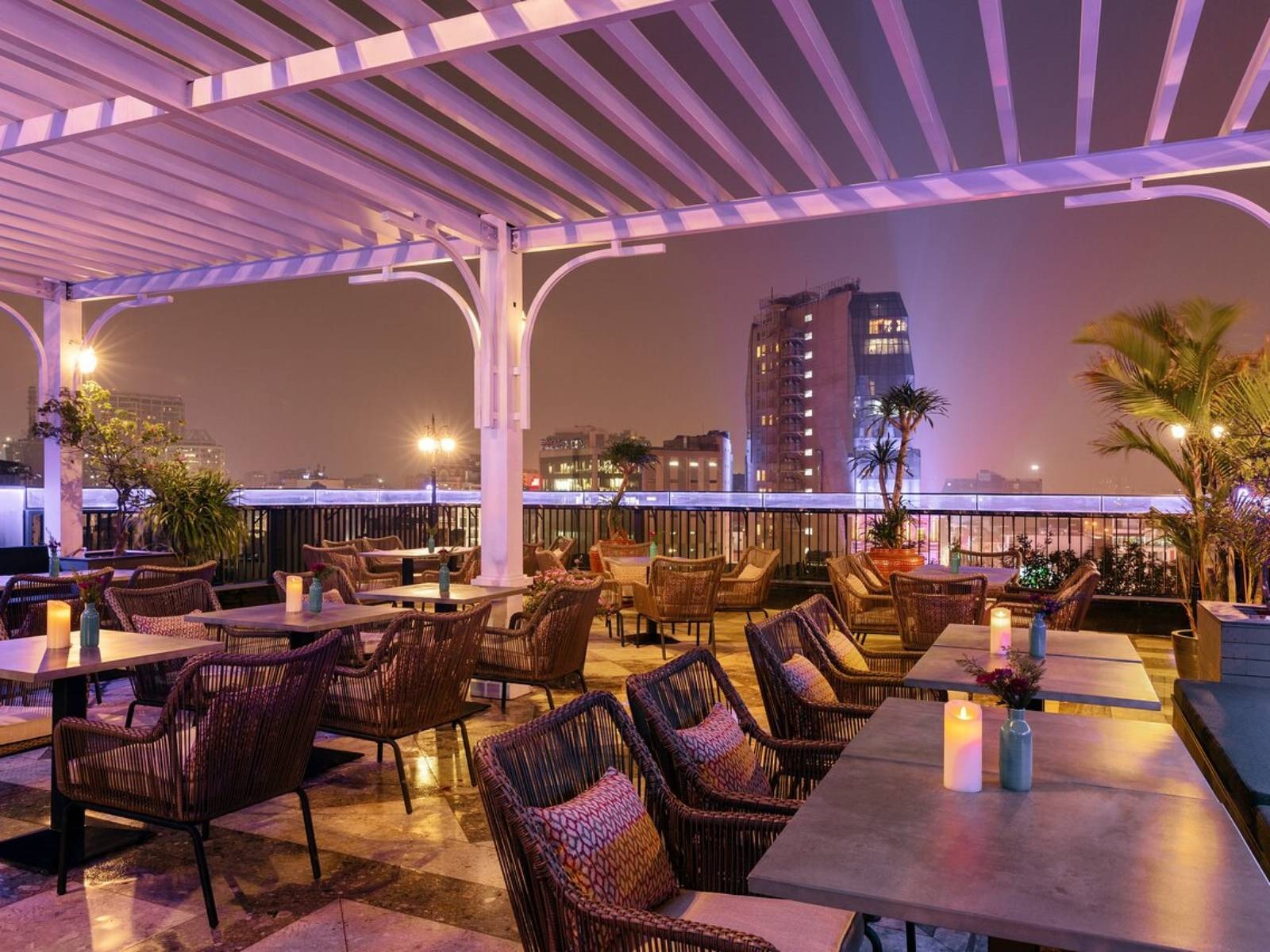 Top 8 rooftop bar Hà Nội có view cực đẹp 2024 - Viet Kieu