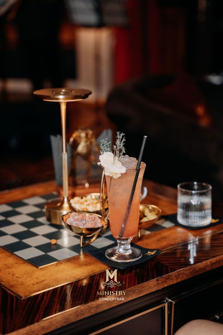 Ẩn Mình Trong Đêm: Top 10 Quán Hidden Bar Ở Sài Gòn - Viet Kieu