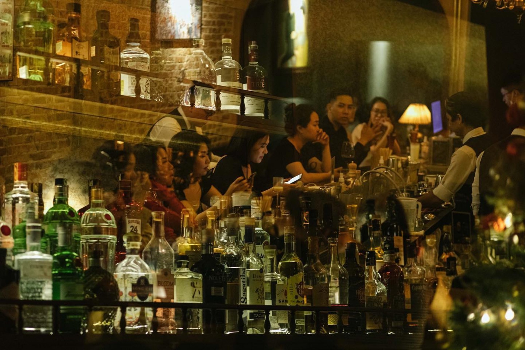 Ẩn Mình Trong Đêm: Top 10 Quán Hidden Bar Ở Sài Gòn - Viet Kieu